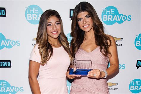 Teresa Giudice Documents Oldest Daughter Gias College Campus Moving