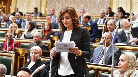 رغدة عبد السلام تؤدى اليمين الدستورية عضوا بمجلس النواب صور
