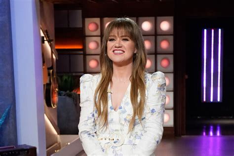 Kelly Clarkson Just Proved Once Again That Theres No Genre Or Song She