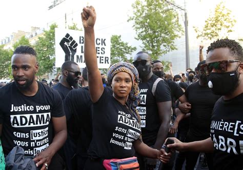 Assa Traoré en manifestation Cité