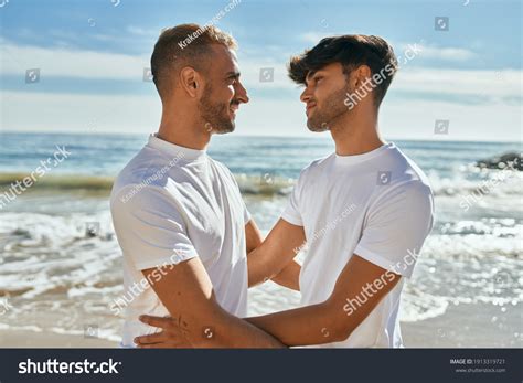 Gay Beach 10 648 Images Photos Et Images Vectorielles De Stock