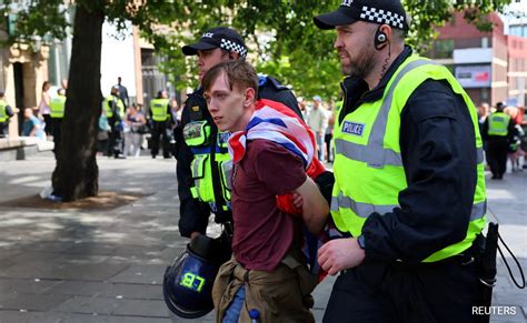 Over 1000 Arrested Following Uk Riots Police