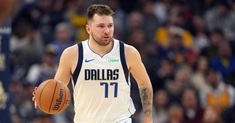 Dallas Mavericks Fans Bring Coffin Play Sad Music At American Airlines