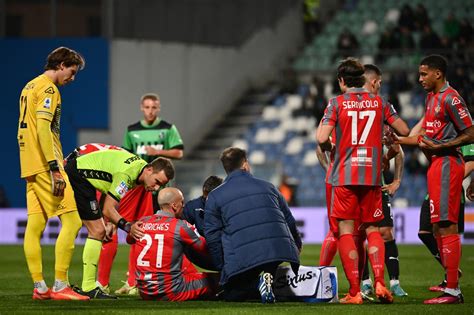 Șoc pentru Edi Iordănescu Vlad Chiricheș a ieșit accidentat de pe teren