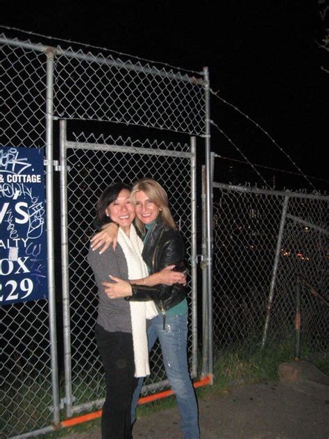 Im Starting A Hug Trend Ten Days Of Hugs Anywhere Anytime No