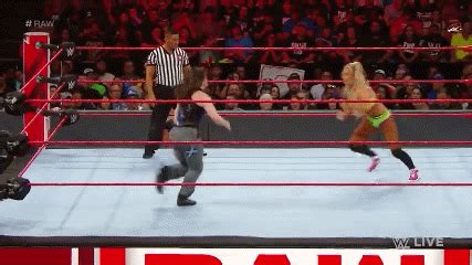 S Wwe Oficial Carmella