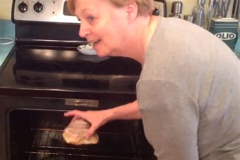 ‘bun In The Oven Pregnancy Announcement Video
