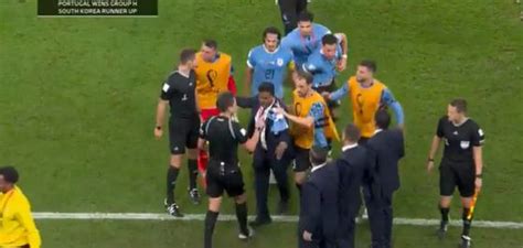 Video Uruguay Players Almost Assault The Referee After Full Time