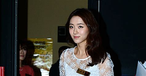 입장하는 조유영 아나운서