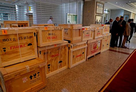 Us Returns Thousands Of Looted Ancient Artifacts To Iraq The Independent