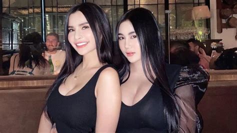 Tampil Seksi dengan Busana Hitam, Potret Pamela Safitri Pangku Maria Vania Berhasil Curi ...