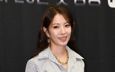 TEN포토수지 섹시한 눈빛 텐아시아
