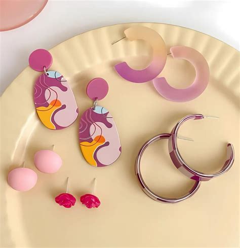 Earrings Class And Curve