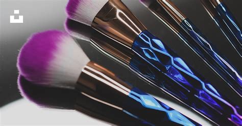 Black And Purple Makeup Brush Set Photo Free London Image On Unsplash