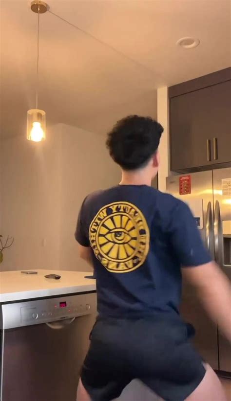 Así Move Culon Hetero Bailando