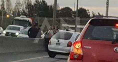 Lizy Tagliani Protagonizó Un Choque En Cadena En La Autopista Buenos