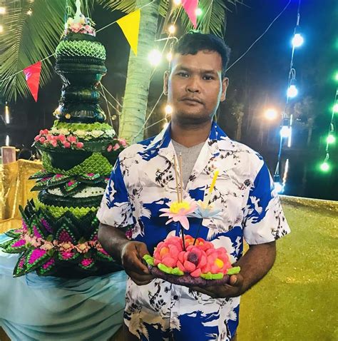 ផ្កា ស្រ ស់ស្អាត កំប្លែងខ្លី Reels Facebookreels Facebook Mmo ពូសៅ ស្រុកស្រែ Facebook