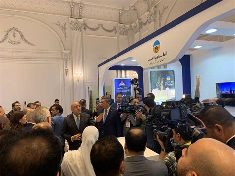 وزير الإسكان يفتتح معرض مشروعات إسكان العرب على هامش مؤتمر الإسكان