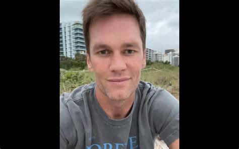 Guys Tom Brady Is Really Retiring This Time We Swear Free Beer And Hot Wings