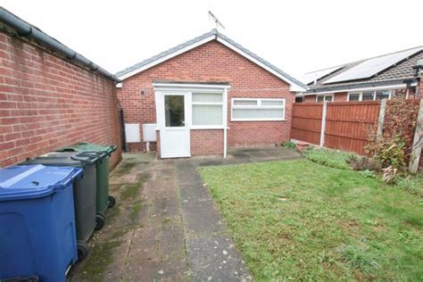 Elizabeth Avenue Kirk Sandall Doncaster Dn3 2 Bedroom Detached