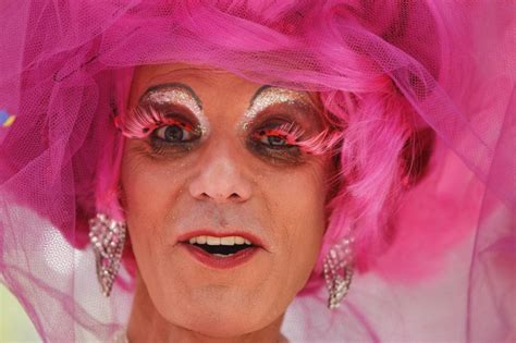 Half Miljoen Mensen Nemen Deel Aan Gay Pride In Berlijn De Morgen