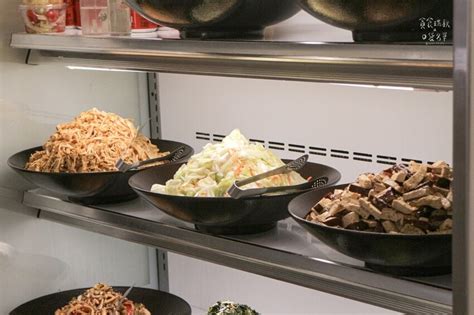 台北大同｜隱藏在中山站巷內麵店，小菜飲料通通吃到飽！｜李掌櫃功夫製麵 中山店美食walkerland窩客島