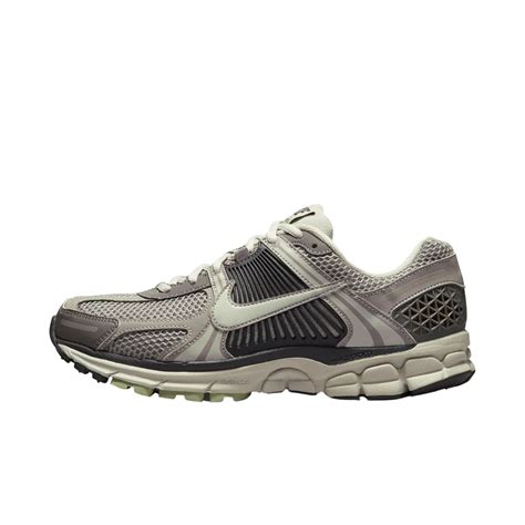 업데이트 나이키 줌 보메로 5 코블스톤 국내 출시 일정 공개 슈프라이즈 컬처