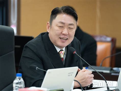 아파트 주차장서 쾅두 달 만에 또 음주운전 시의원 추가 기소