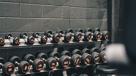 7 Beste Buikspier Oefeningen Met Dumbells
