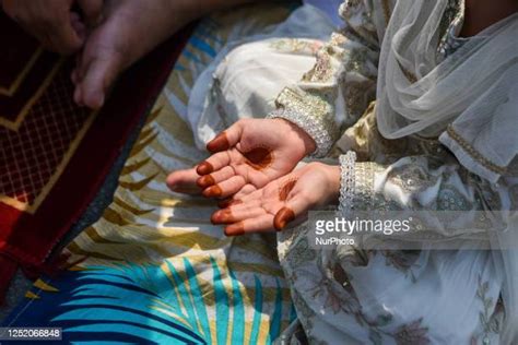 Eid Al Fitr Namaz Photos And Premium High Res Pictures Getty Images