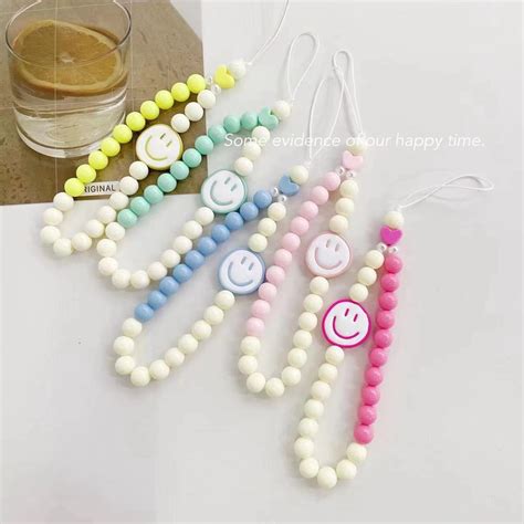 Dây Đeo Điện Thoại Xỏ Hạt Acrylic Màu Kẹo Mặt Cười Hoạt Hình Đơn Giản