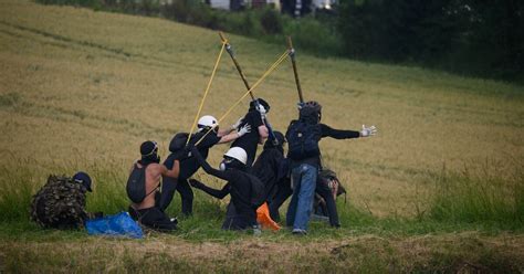 La Mobilisation Contre La69 Dégénère En Affrontements Avec Les Forces