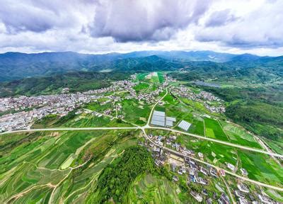 江西赣州仲夏时节田园美 人民图片网