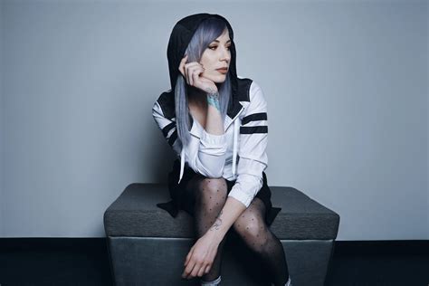 Would Love To Spread Those Legs Of Jen Ledger And Breed Her Against