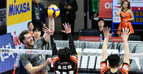 프로배구 2위 승리 합창 대한항공 완승 Gs칼텍스는 진땀승