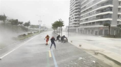Firefighters On Frontlines Of Typhoon Rescue Efforts In South China Cgtn