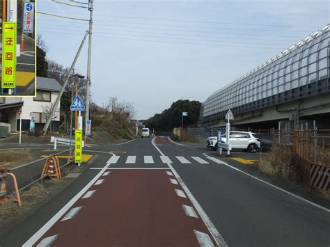 あおまる On Twitter 伊勢原市高森の東名高速に架かる歌川橋市道55号の補修工事に伴う全面通行止めが、予定を少なくとも1日以上