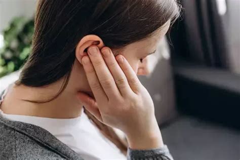 7 Cara Mengatasi Telinga Tersumbat Sebelah Ampuh