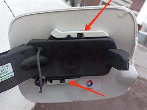 Крышка горловины топливного бака — Citroen C4 L, 1,6 л, 2015 года ...