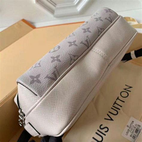 Louis Vuitton Messenger Bag Nude Men S Fashion Bags Sling Bags On Carousell