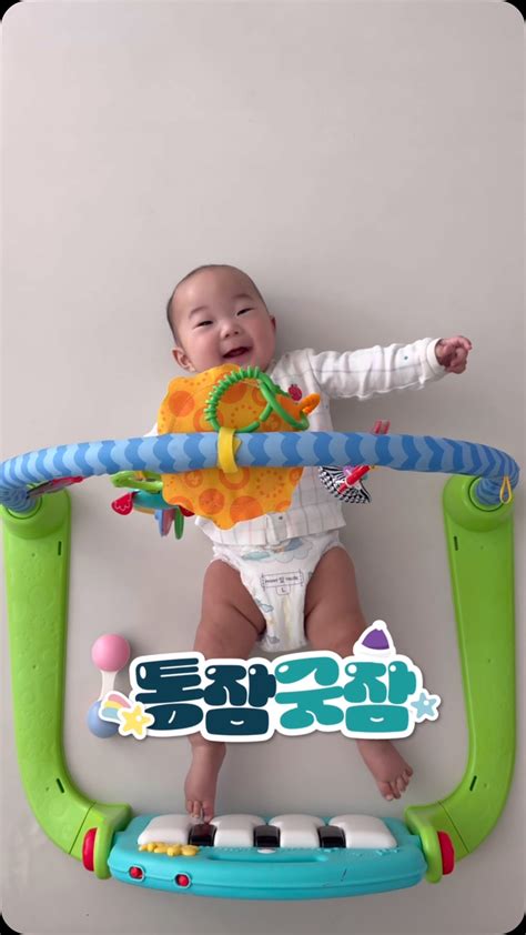 블로거 하트🫶🏻 이모들 긴~ 설연휴 잘보내셨오요 로로형제는 첫 설날을 함께 맞이했어요♥ ⠀⠀⠀ 이제는 쭈욱 함께 할 로로형제 싸우지말고 엄마 헐크 만들지말고