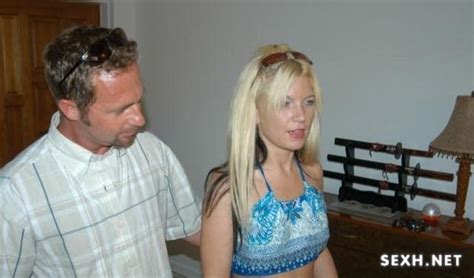 Мужик привел белокурую незнакомку домой и выебал ее Pic