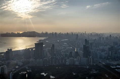 Xi Crackdown On ‘hedonistic Bankers Fuels Industry Brain Drain