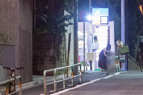 [写真] 19ページ目 《不倫を妻が公認？》“東海オンエア＆あやなん暴走”しばゆーを支える“胸まで長髪の看護師現地妻”の正体「あやなんは首