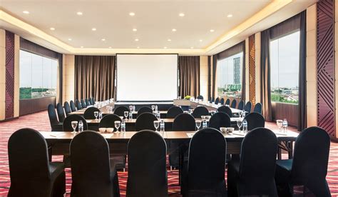 Mercure Surabaya Grand Mirama Concierge Pictures And Reviews Tripadvisor