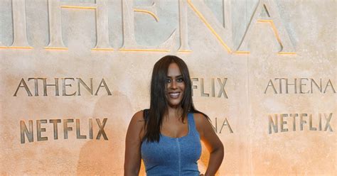Amel Bent Avant Première Du Film Athena à La Salle Pleyel à Paris Le