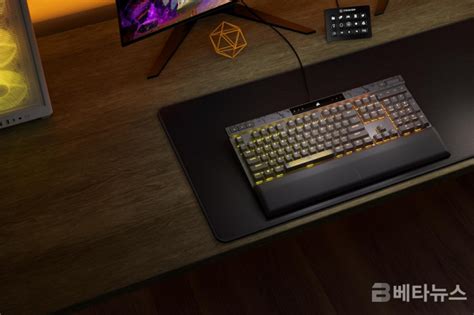 커세어 뛰어난 커스텀 플레이 설정 게이밍 키보드 및 헤드셋 2종 출시