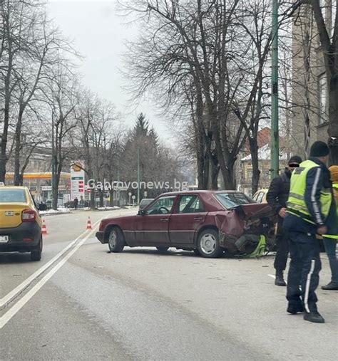 Мъж е с опасност за живота след тежка катастрофа на Брянска Gabrovo