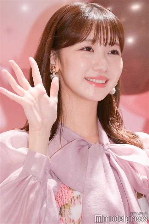 画像2242 柏木由紀、ノースリドレスで美肌＆デコルテ輝く「赤が似合う」「眩しい」と反響 モデルプレス