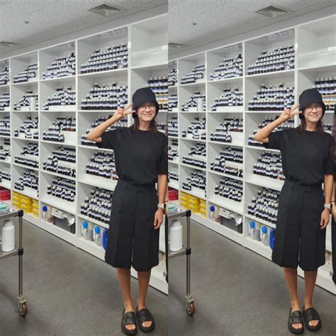 송지효 트렌즈 D SONGJIHYOinHONGKONG on Twitter Song jihyo visiting Nexus Pharma Seoul Simple